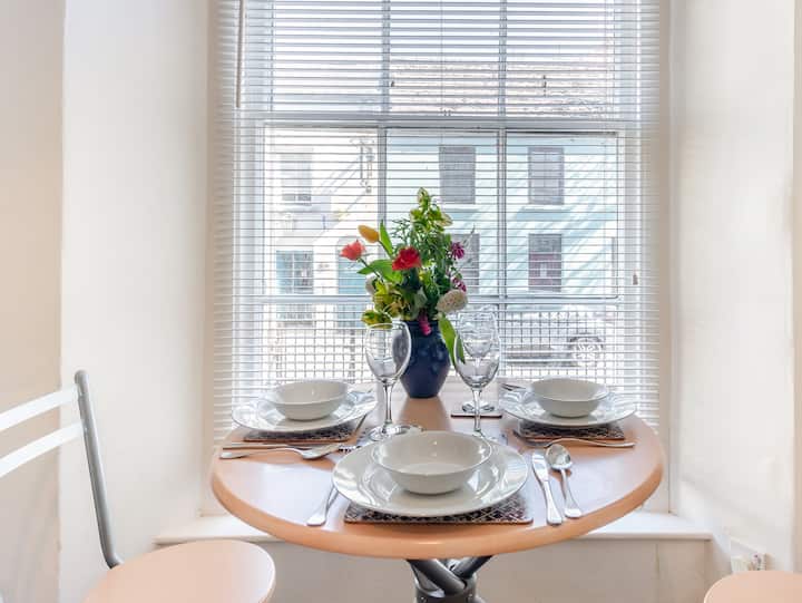 2 Bed In Tenby (Fb025) - Tenby