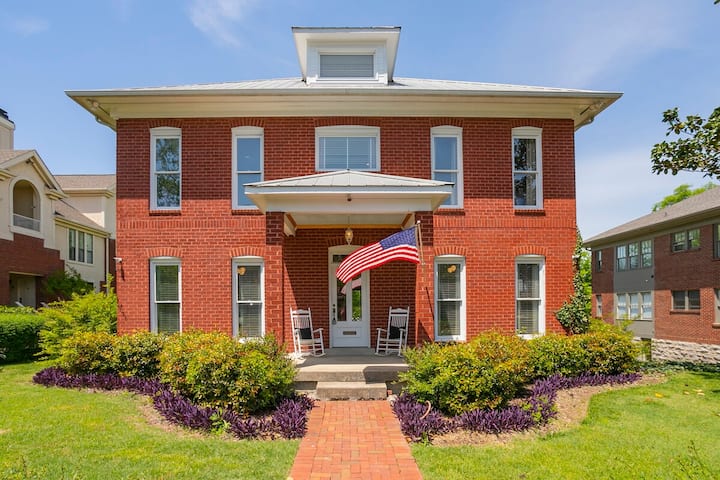 Walkable Group Nash Retreat - Nashville, TN