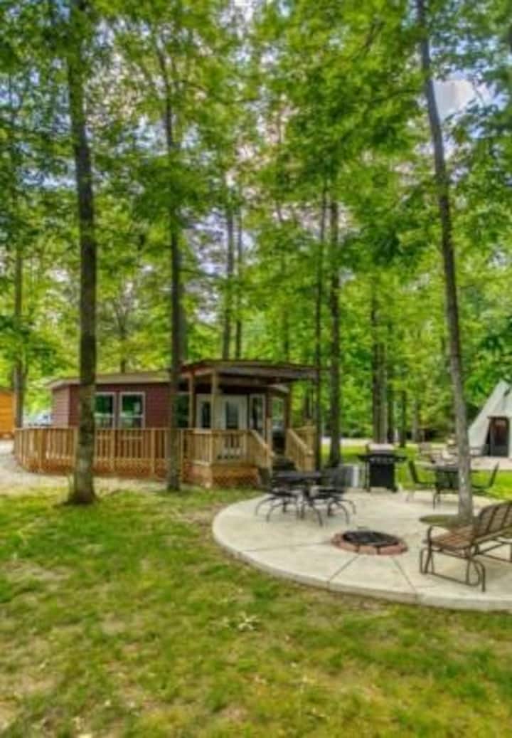 Tree House Deluxe Cabin W/bath - Bonnaroo Music And Art Festival