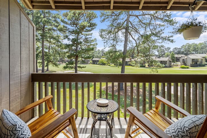 Elegant Golf Front Condo W/ King, Walk To Village - Pinehurst, NC