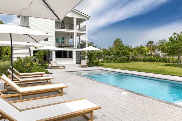 Luxury Home With Heated Pool - The Ebberly Estate - Florida Keys