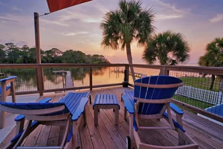 Spacious House- Deep Water Dock, Pool. - 聖喬治島