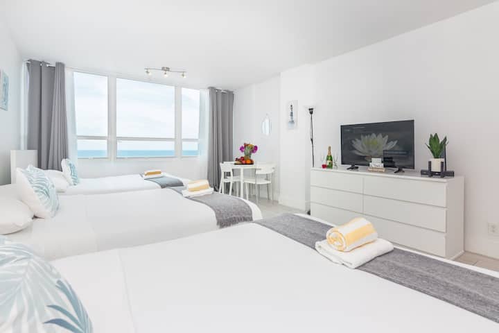 Oceanfront View Apt Resort With Free Parking - Miami Beach, FL