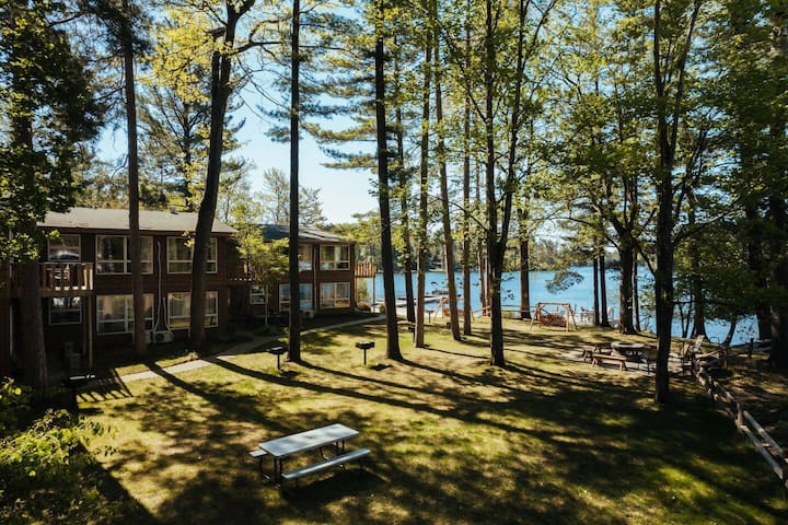 Fishing-spider Lake-pontoon Rental-family Friendly - Michigan