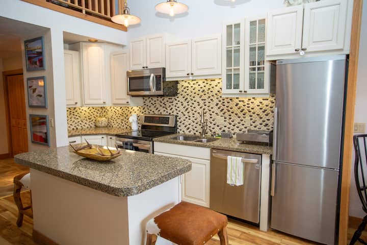 Cb Condo, Hot Tub, Private Lake, Ski, Hike & Bike - Crested Butte, CO