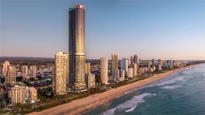 Steps To Beach With Gym & Sauna Room - Surfers Paradise