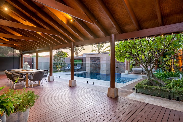 Beachside Retreat - 300m Walk To The Beach - Perth