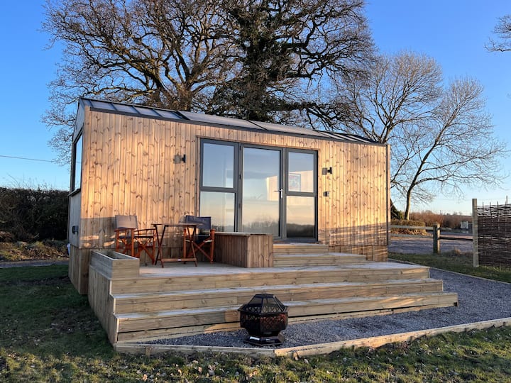Merlin: Timber Tiny Home + Pub - Shaftesbury