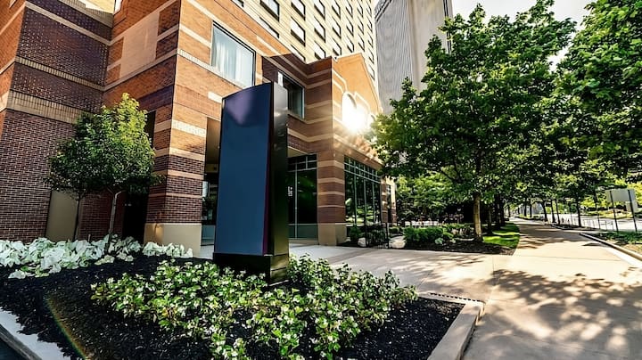 Downtown Holiday Spree! Pets Are Welcome! - Columbus, OH