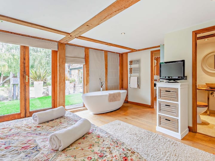 3 Bed In Burrington (Buroa) - Bristol Airport (BRS)