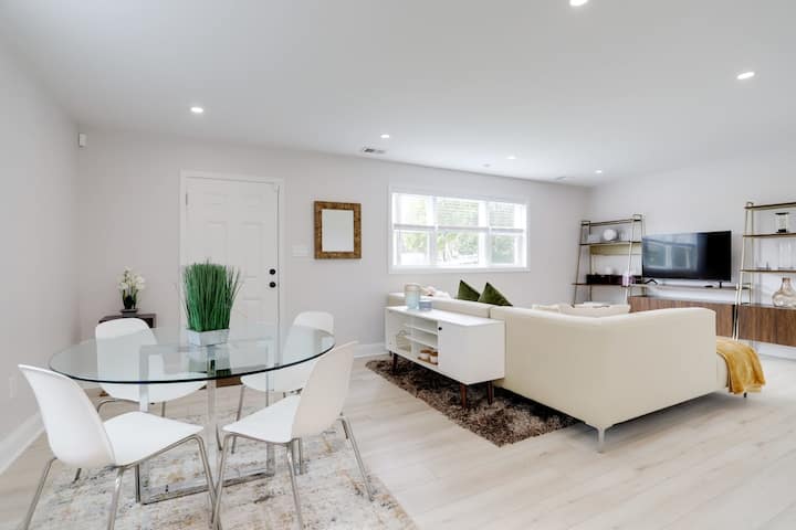 Sojourn On Duke New 3 Br In Alexandria - Alexandria, VA