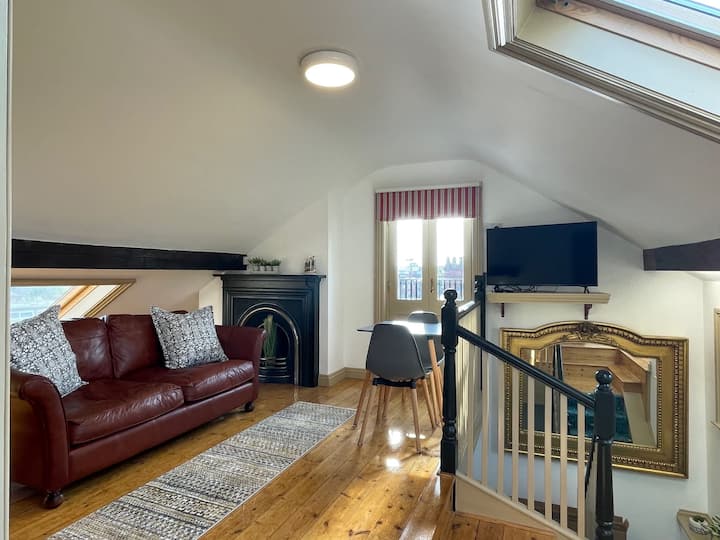 Comfy Loft Apartment In Worcester City - Malvern