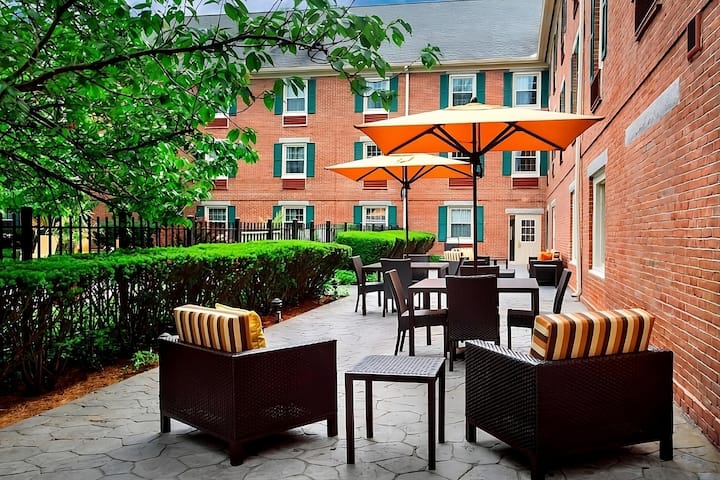 Four Modern Units Close To Glendale Cove Beach! - Salem, MA
