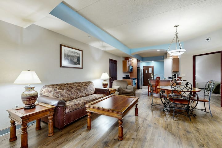 2br Condo In A Great Location With Jetted Tub - Wisconsin Dells, WI