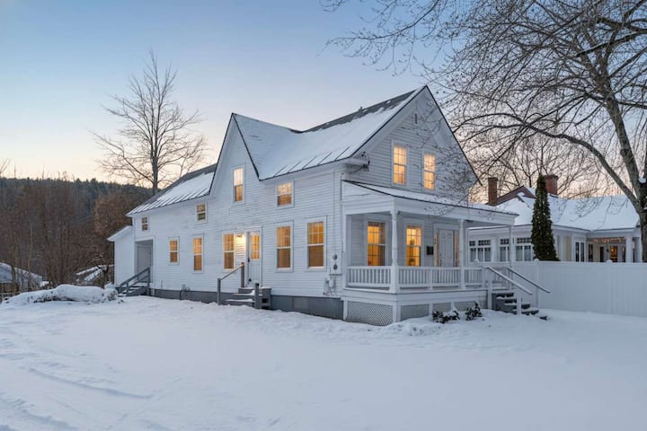4-br Timeless Farmhouse 3-min To Okemo - Ludlow, VT