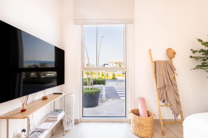 Voyage Waters Edge Studio - Abu Dabi