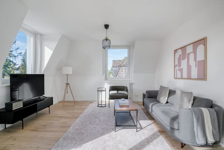 Blueground | Wipkingen, Private W/d, Nr Tram - Zurique