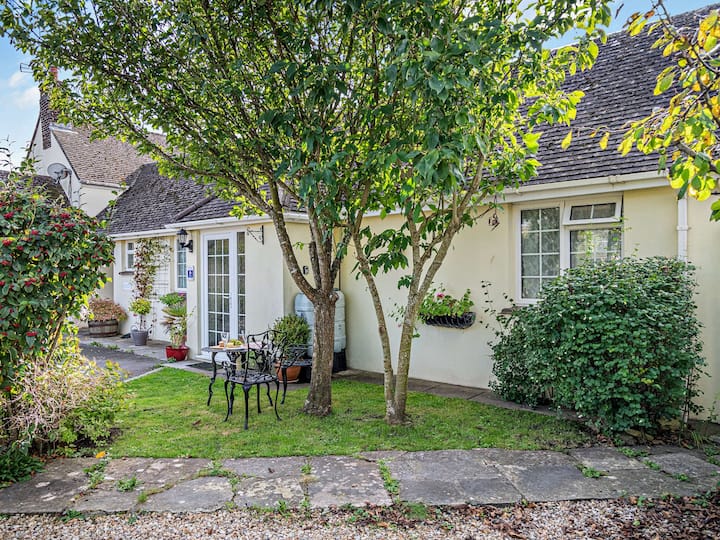 1 Bed In Winfrith Newburgh (75157) - Lulworth Cove