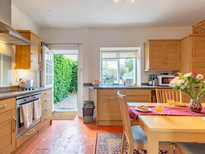 2 Bed In Holt (Oc-ncc66) - Blakeney