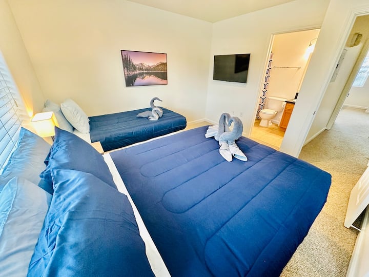 2 Masters, 3 Tvs, Sleeps 7/a9 - Sparks, NV