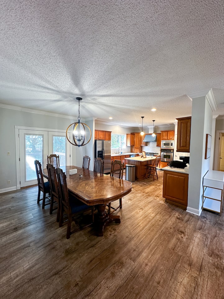 Yonah Mountain Vineyards' Magnolia Cottage - Cleveland, GA