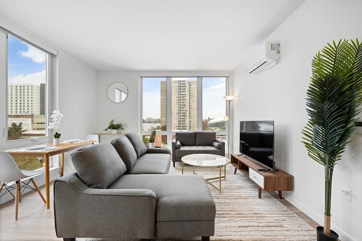 Chic_1bd/1ba Riverside Apt W/ Queenbdlaundry,tv, - Spokane, WA