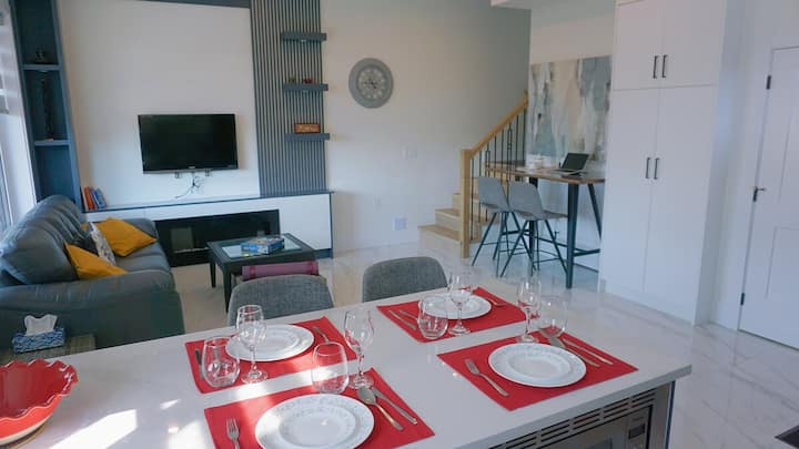 Brand New Sunset Cozy And Sweet Home - Vancouver