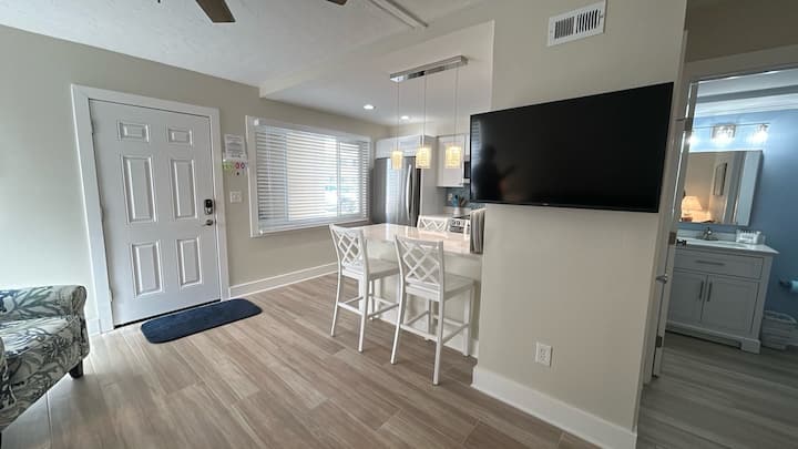 Beach Condo, Beach Access - Siesta Beach House 101 - Siesta Key, FL