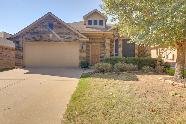 Covered Patio & Large Yard: Mansfield Home - 沃思堡