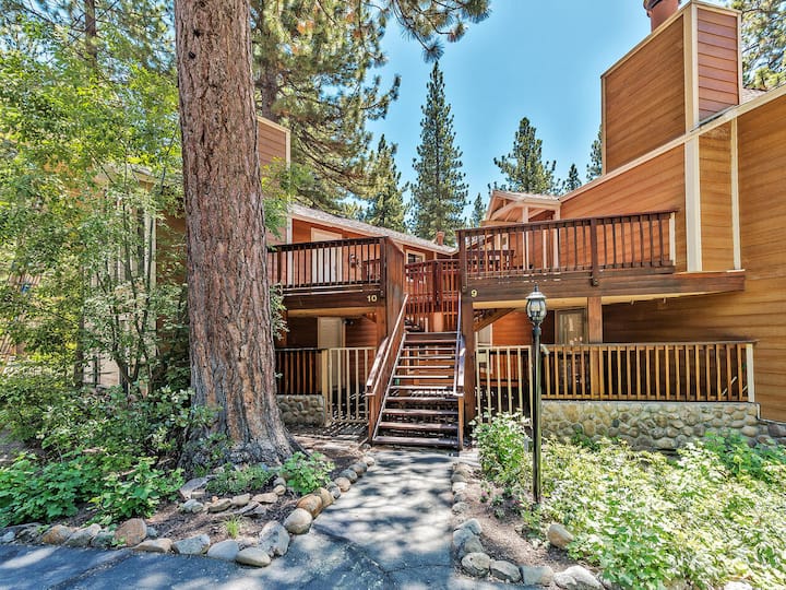 This Is A Spacious Northshore Estates Townhome. - Carson City, NV