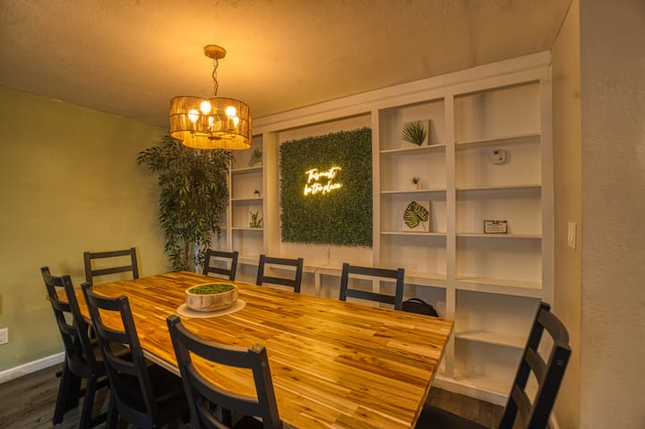 Tropical Vibes •Led Ambience •Fast Wi-fi •Sleeps 6 - Columbus, GA