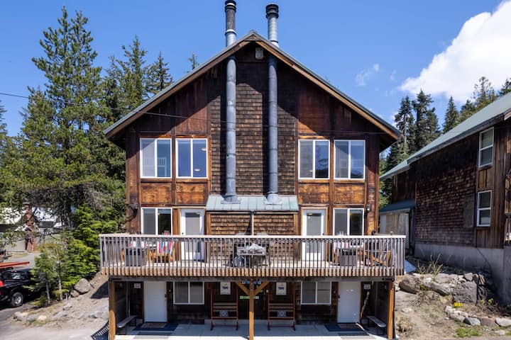 Impeccable Custom Mountain Estate, Pet Friendly, - Mount Hood, OR