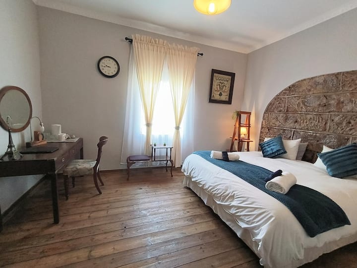Di Plaas Opstal | Comfort King Room - Fouriesburg