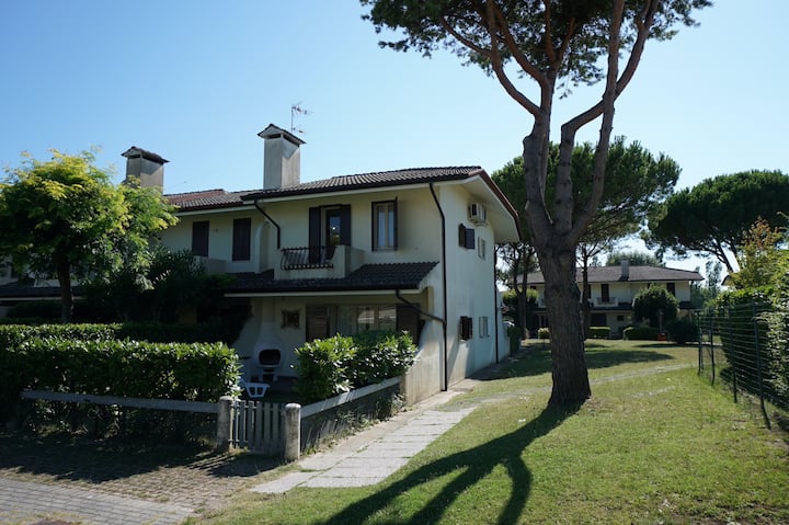 Relax In Our Charming Villa With Private Garden - Caorle
