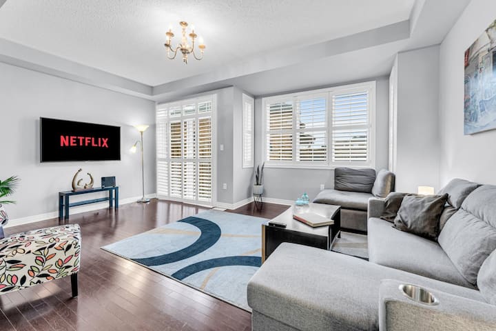 Beautiful Home By Yyz & Toronto | Gas Stove | - Bolton, ON, Canada