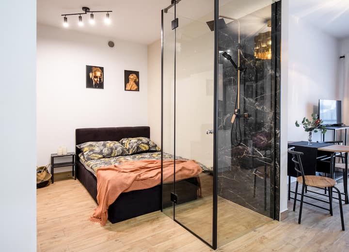 Wyjątkowy Apartament Z Prysznicem Pośrodku - Łódź