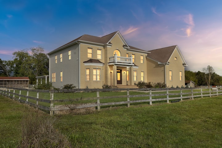 Bull Run Estate: Luxury Retreat W/ Scenic Views - Gainesville, VA