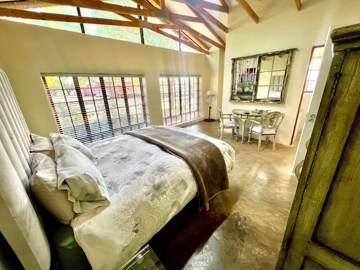 Wild Olive Chalet - Hekpoort