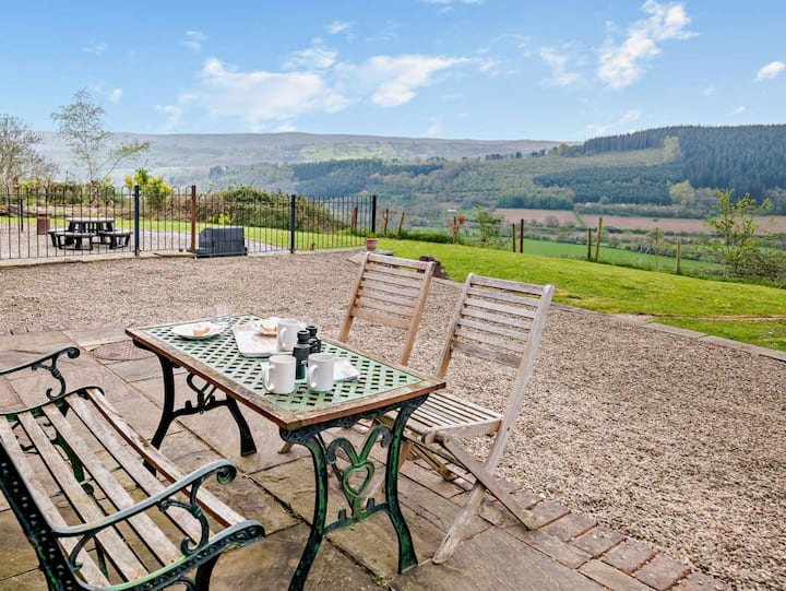 2 Bed In Crickhowell (Oc-bn125) - Crickhowell