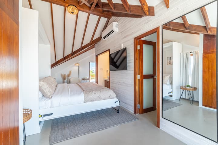 Casa Brisa & Mistico Beach Club + Boat Shuttle - Villas for Rent in San ...