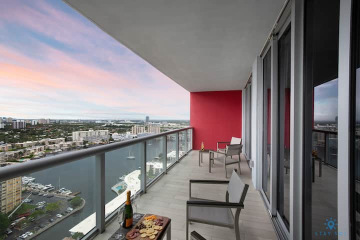 * Amazing View + Balcony + Gym + Pool - Hallandale Beach, FL
