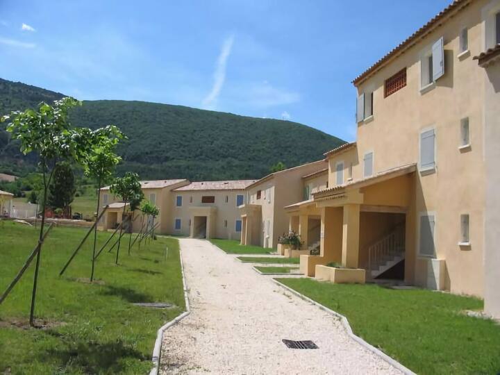 Apartment For 6 With Terrace Or Balcony - Montbrun-les-Bains