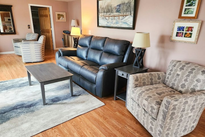 Lakefront 3br With Views, Dock & Inviting Deck, Ac - Norway, ME