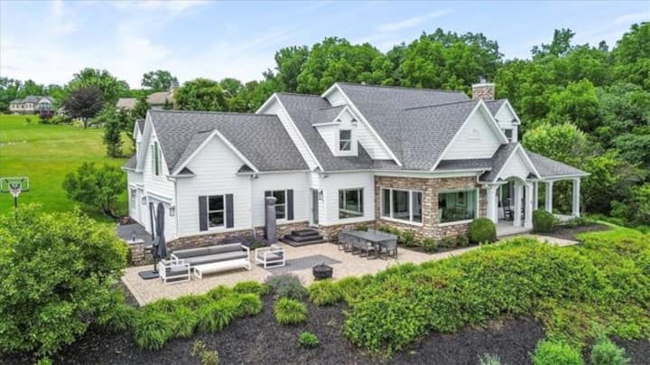 Canandaigua Lake Manor - Canandaigua, NY