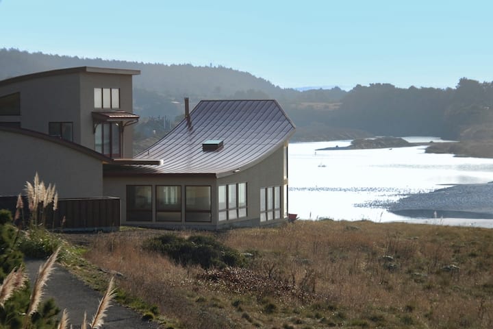 Luxe Oceanfront 3br With Hot Tub & 270-degree View - Sea Ranch, CA