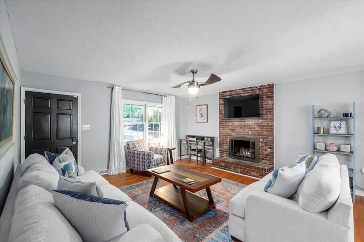 Hot Tub|fire Pit|arcade Game|king Bed|6 Mi To Dt - Asheville, NC