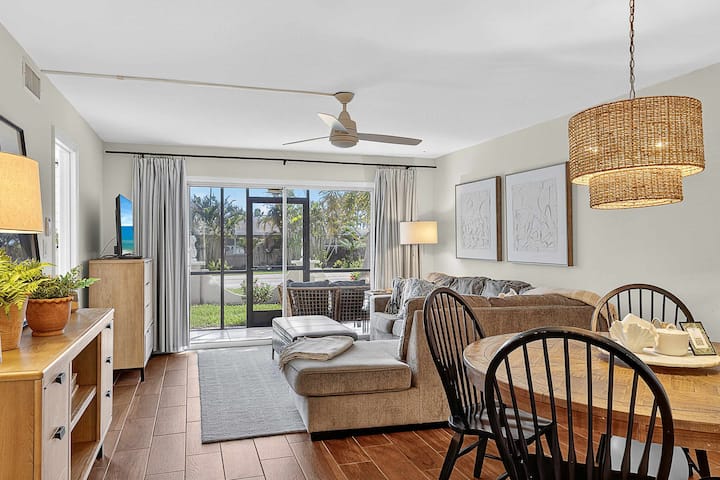 Coastal Retreat Steps From Crescent Beach - Siesta Key, FL