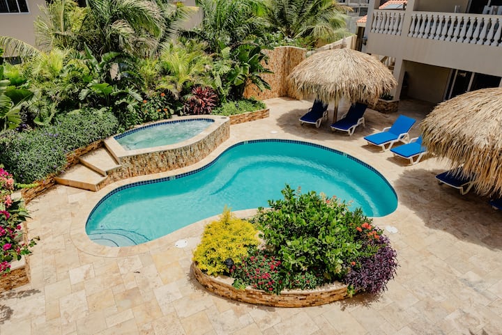 Elegant 2-bedroom Apartment 2 Km From Eagle Beach - Aruba