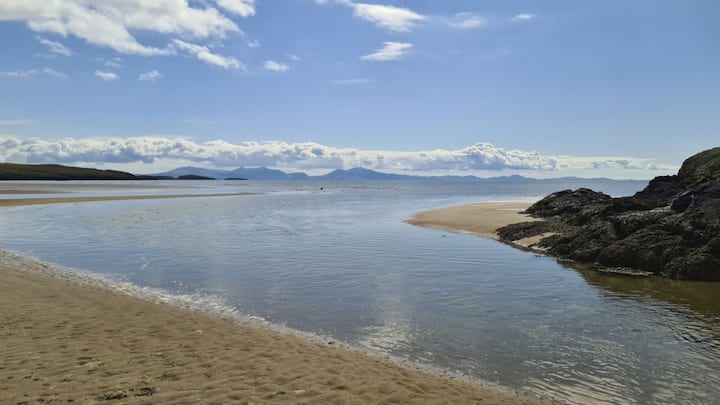10 Minutes' Walk From A Beautiful Beach - Anglesey