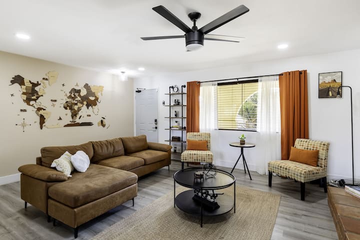 Sky Harbor House - Hot Tub + Great Backyard Space! - Yucca Valley, CA